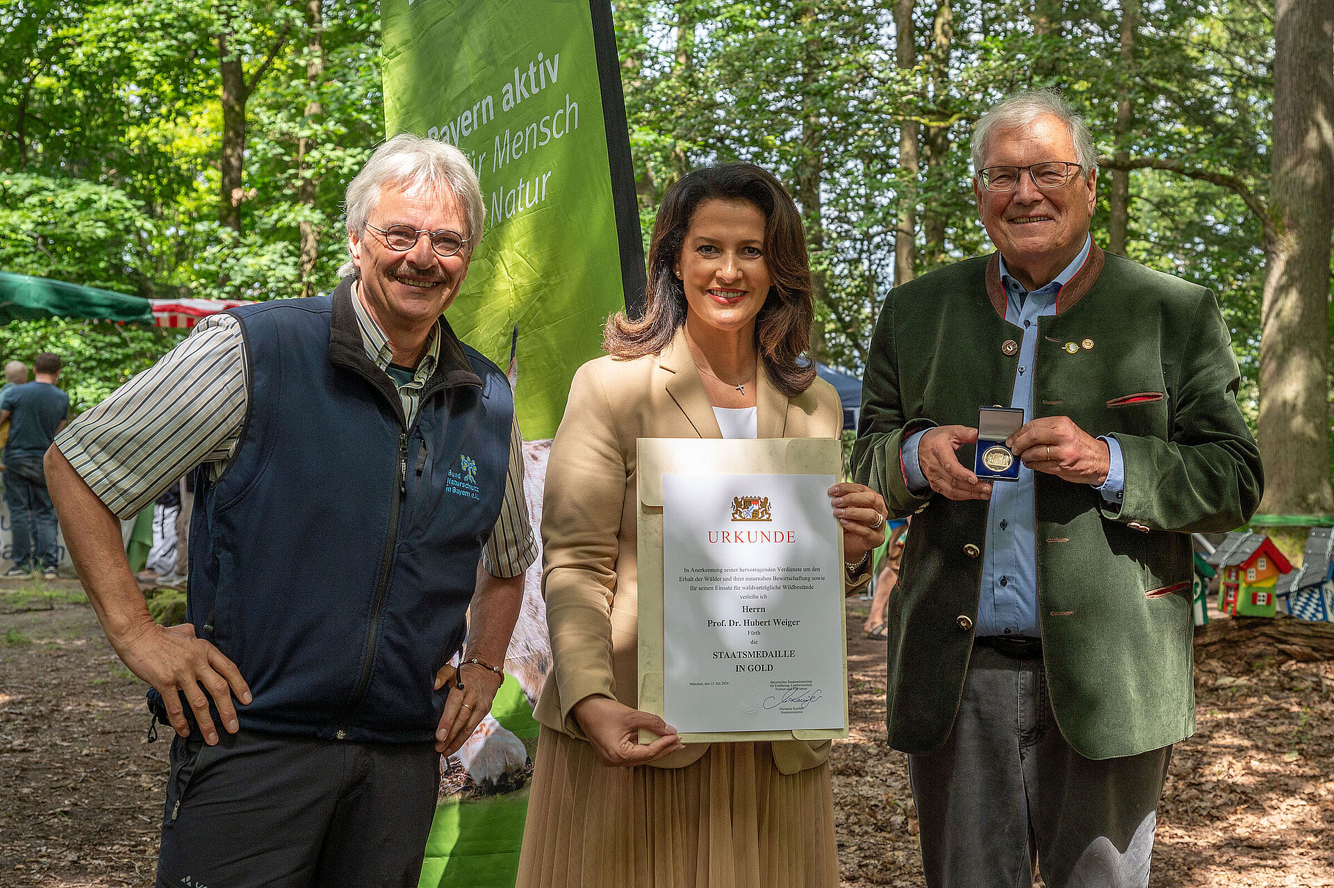 Reichswaldfest 2024: Hubert Weiger erhält Bayerische Staatsmedaille in ...